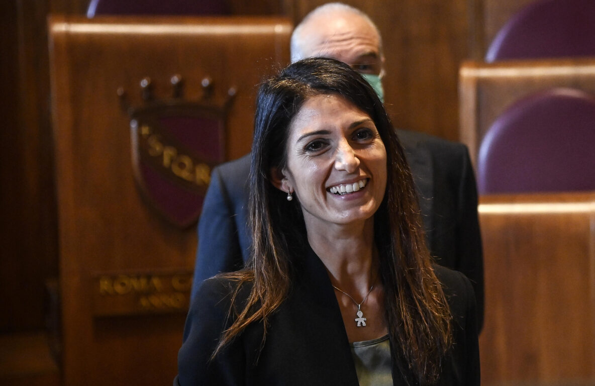 Dire "Patata bollente" a Virginia Raggi è costato caro a Vittorio ...