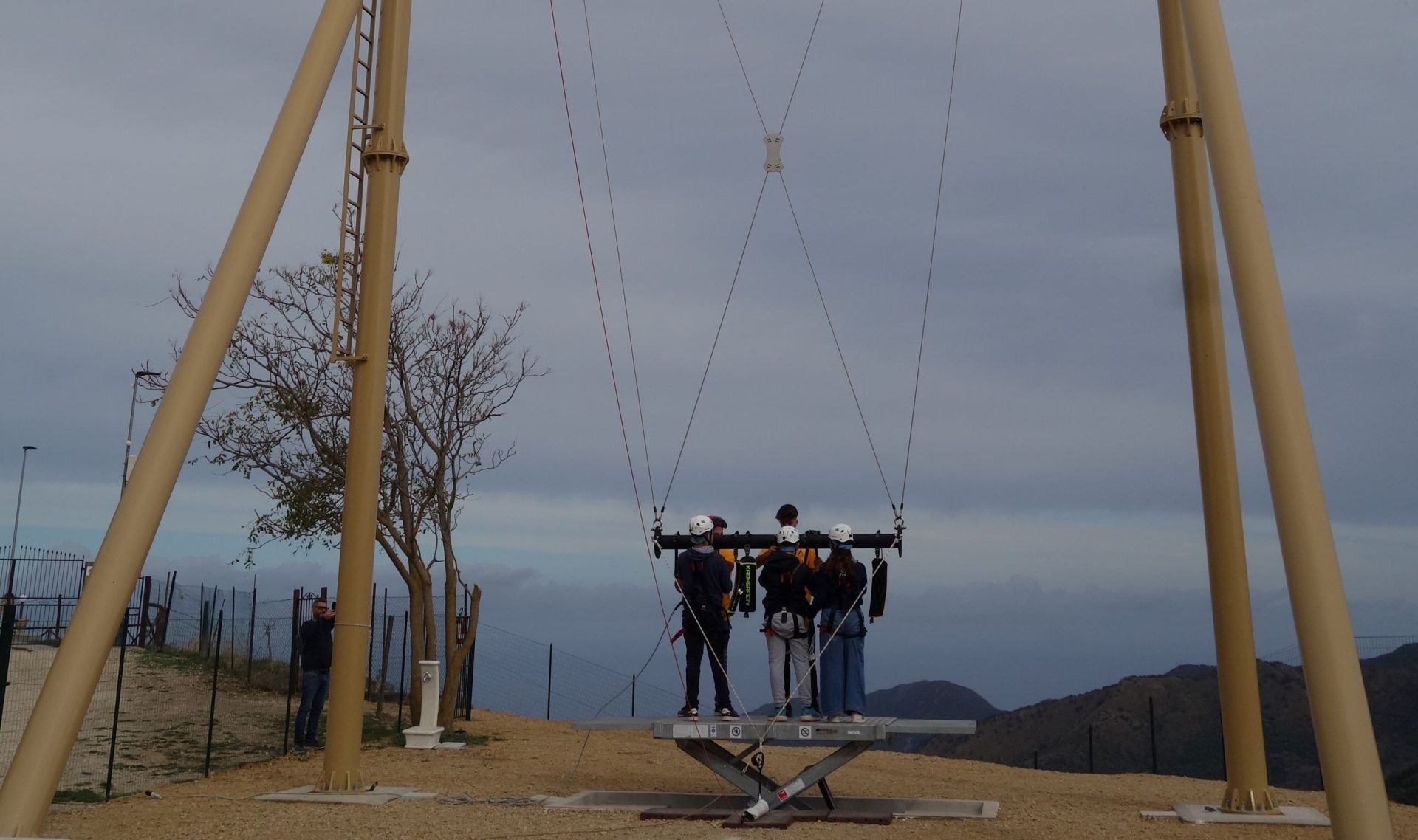 In Sicilia l’altalena più alta del mondo, battuto il record del ...