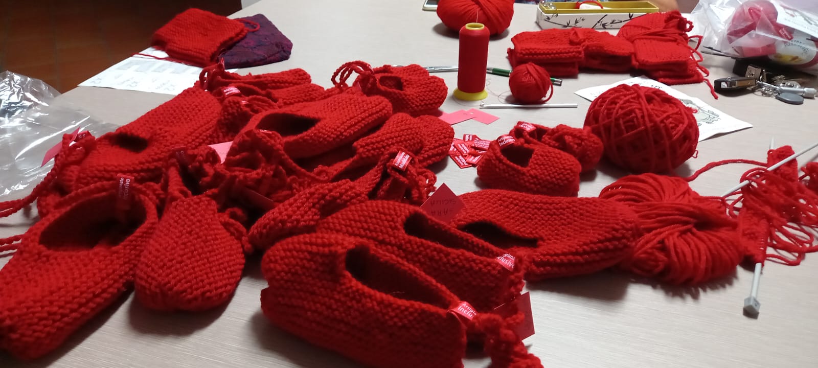 Da Cinisi a Brescia, le scarpette rosse di Maddalina a sostegno delle ...