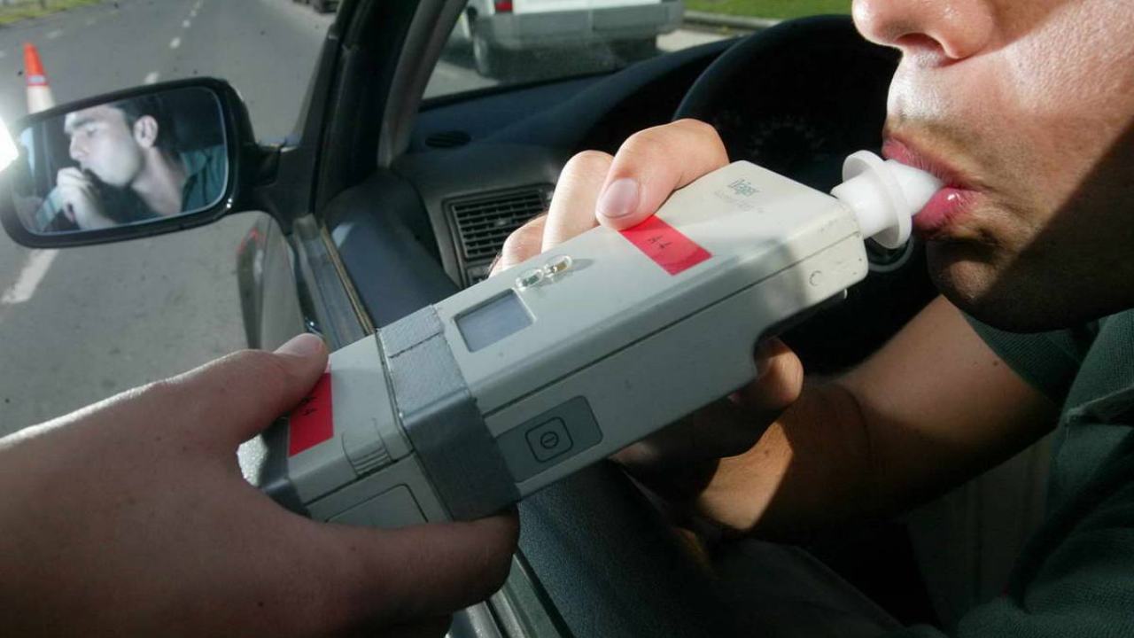 Posto di blocco, "mi sono solo lavato i i denti": la lezione te la ...